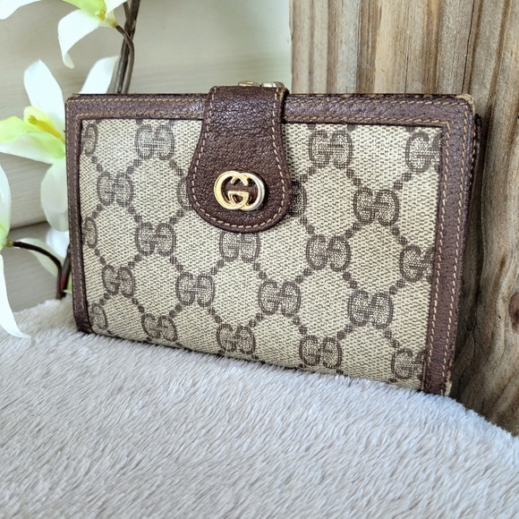 Gucci | Bags | Rare Authentic Gucci Vintage 8s Wallet | Poshmark